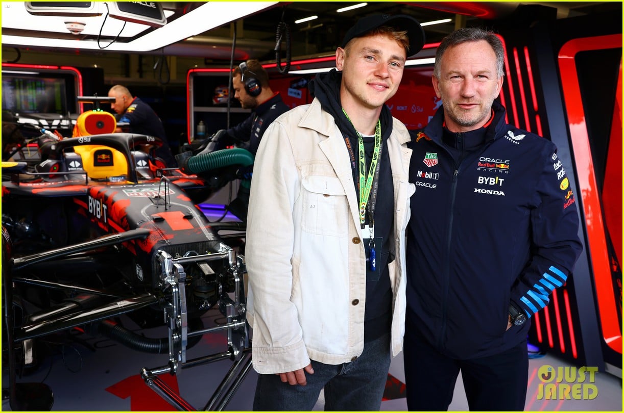 Kit Connor, Gordon Ramsay, Harris Dickinson & More Celebs Attend F1 ...