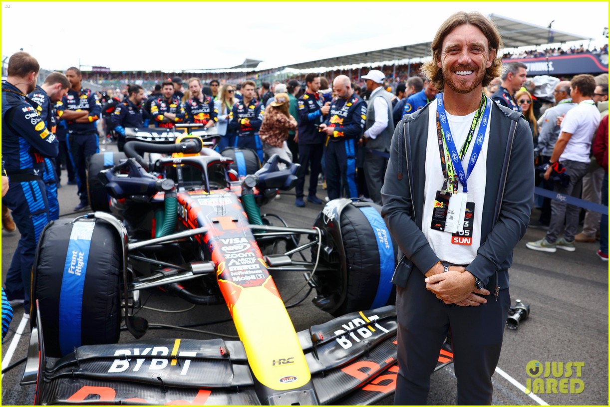 Kit Connor, Gordon Ramsay, Harris Dickinson & More Celebs Attend F1 ...