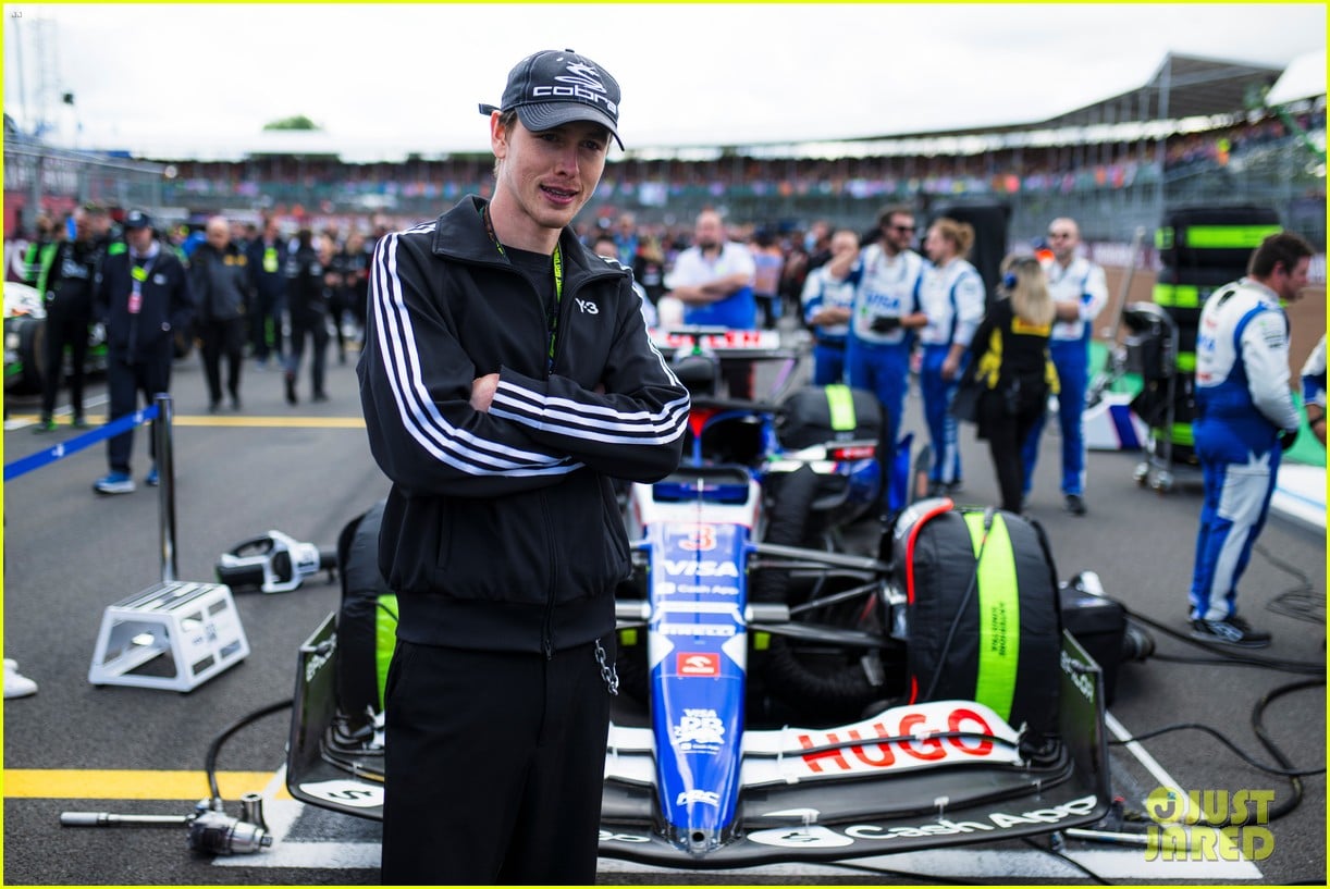 Kit Connor, Gordon Ramsay, Harris Dickinson & More Celebs Attend F1 ...