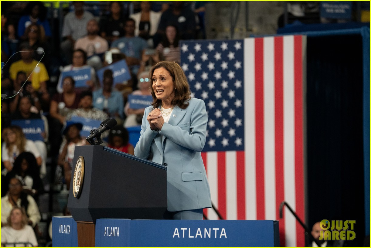 Megan Thee Stallion Performs at Kamala Harris Campaign Rally In Atlanta ...