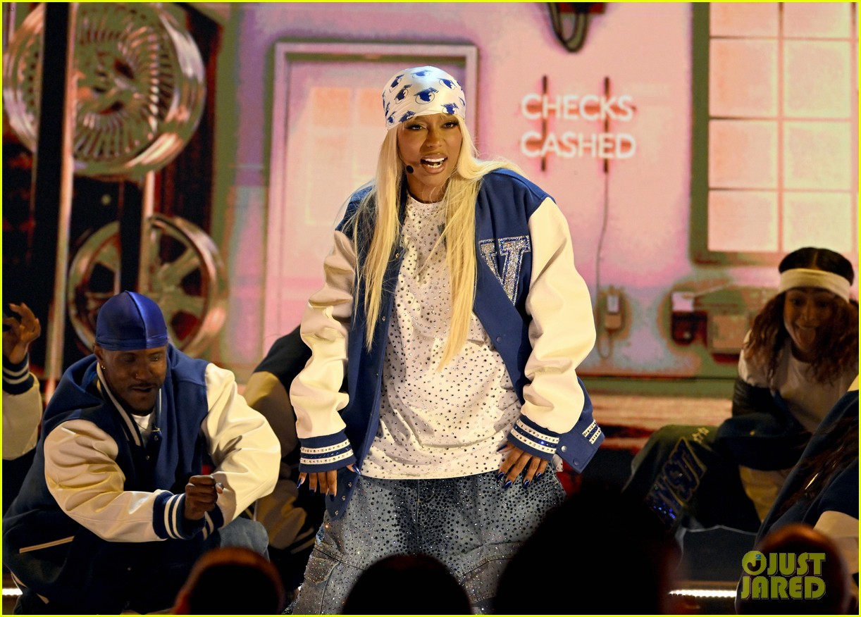 Victoria Monet Pays Tribute to Michael Jackson with Matching White Suit ...