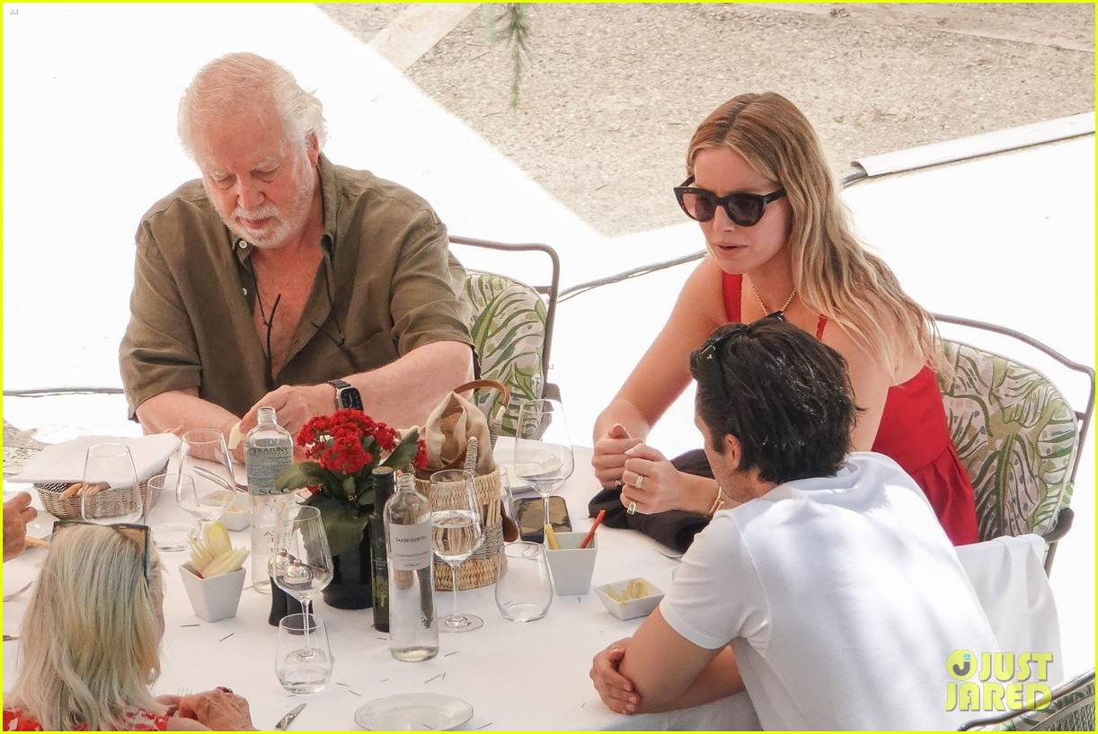 Sebastian Stan & Annabelle Wallis Spotted on Vacation in Italy with Her ...