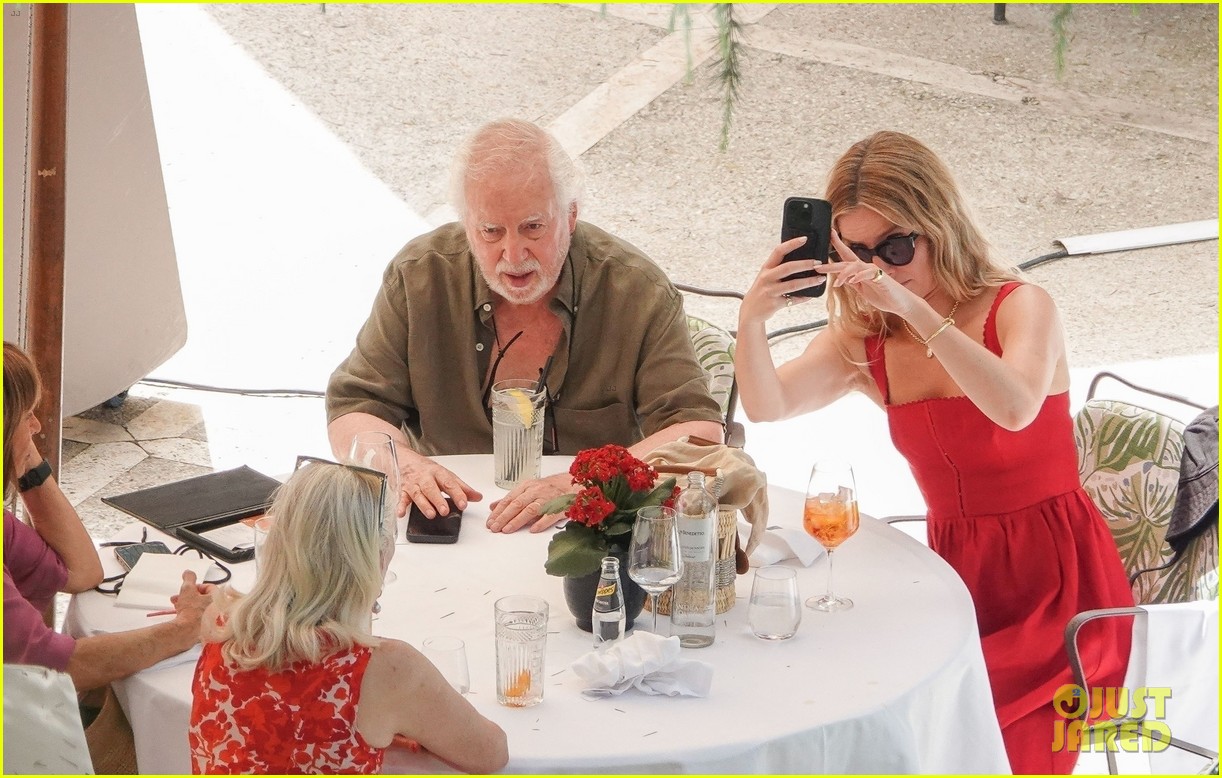 Sebastian Stan & Annabelle Wallis Spotted on Vacation in Italy with Her ...