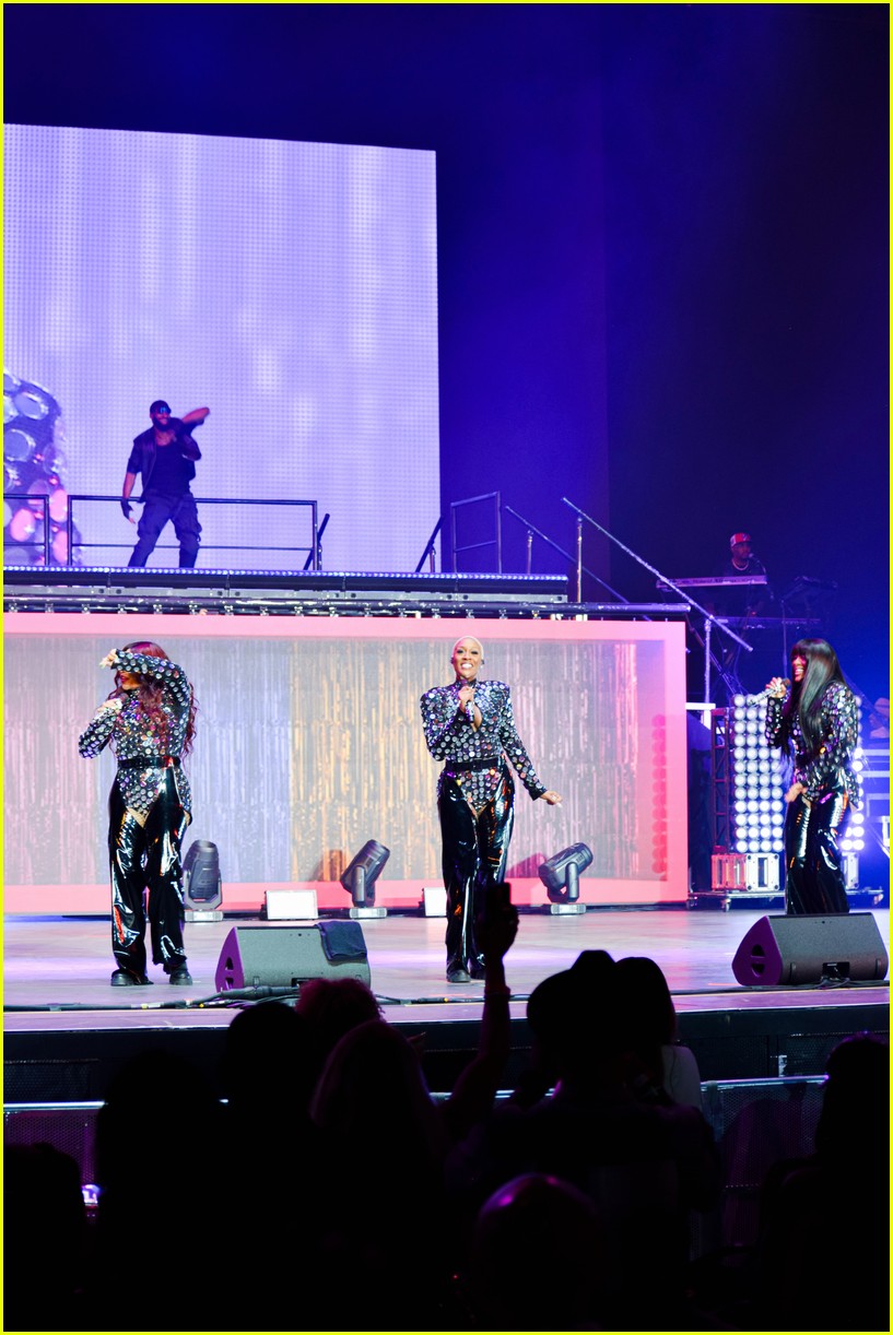 SWV & Xscape 'The Queens of R&B' Tour Set List Revealed After Opening ...