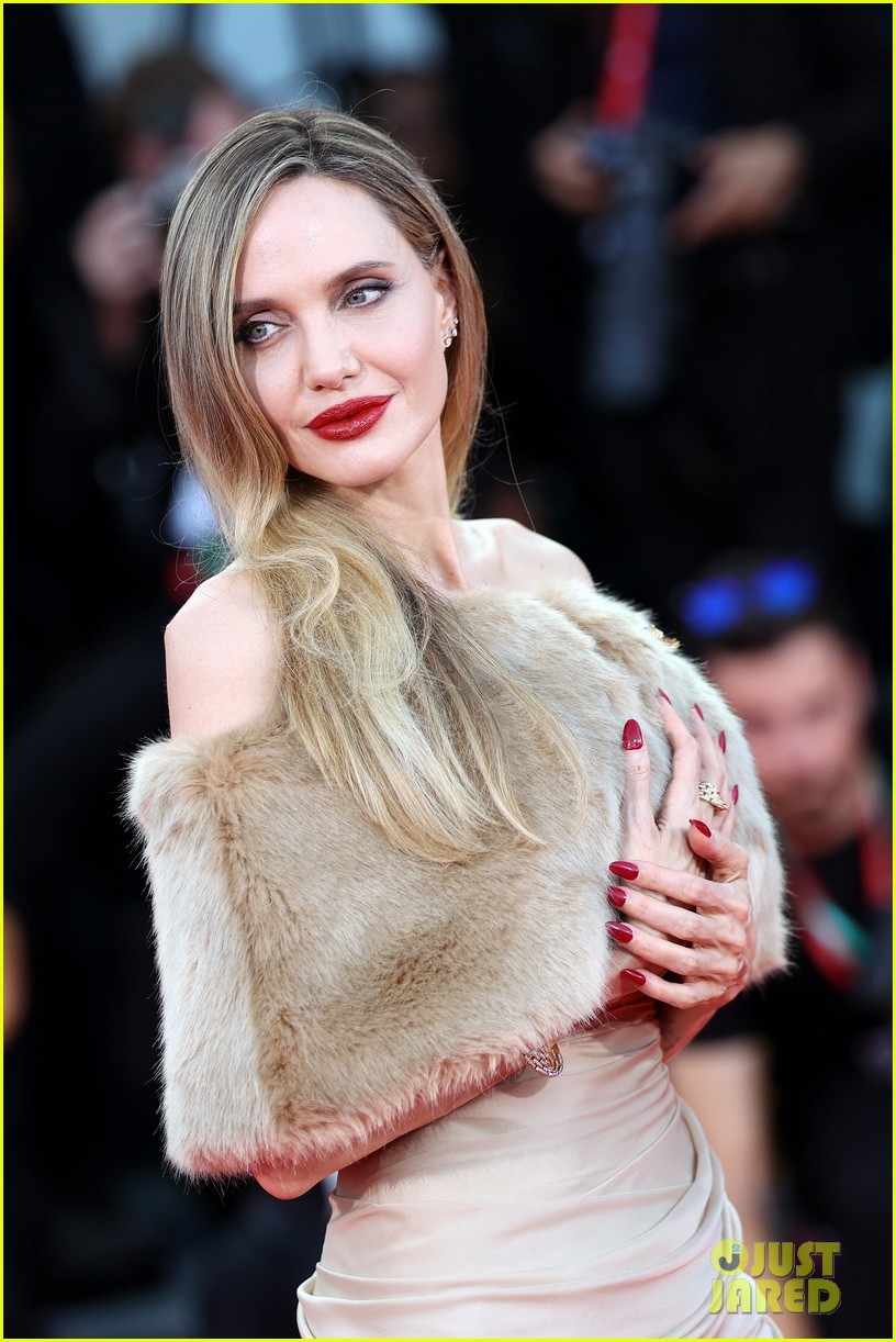 Angelina Jolie Rocks a Flawless Red Lip at Her 'Maria' Premiere During ...