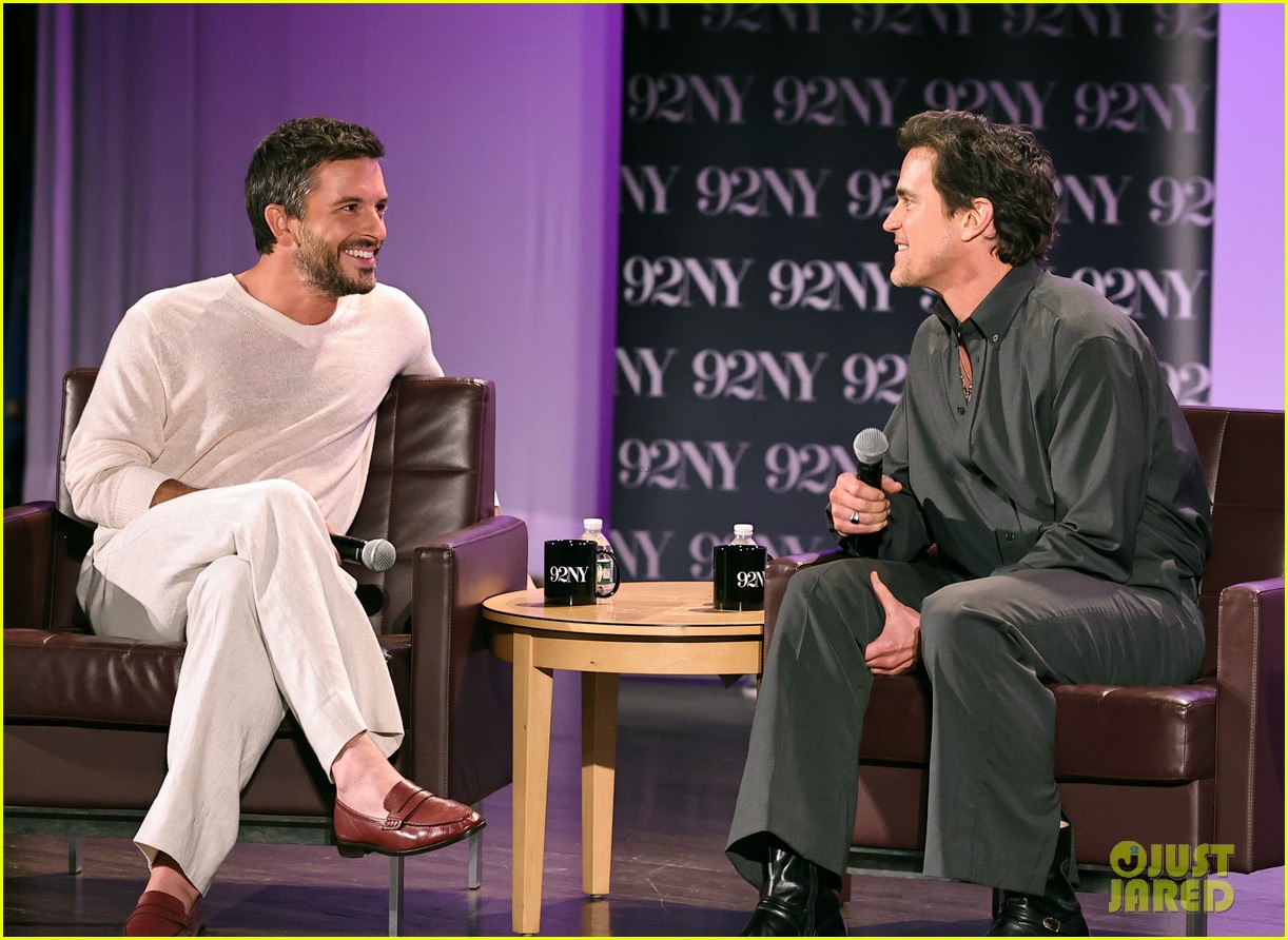 Jonathan Bailey Wears Affordable Banana Republic Outfit for Latest ...