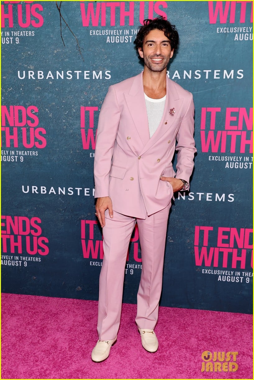 Justin Baldoni & Wife Emily Share Red Carpet Kisses at 'It Ends With Us' NYC Premiere!: Photo ...