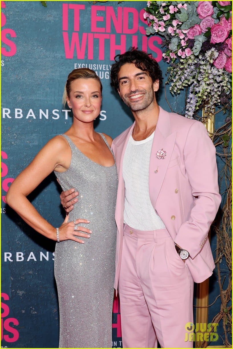 Justin Baldoni & Wife Emily Share Red Carpet Kisses at 'It Ends With Us' NYC Premiere!: Photo ...