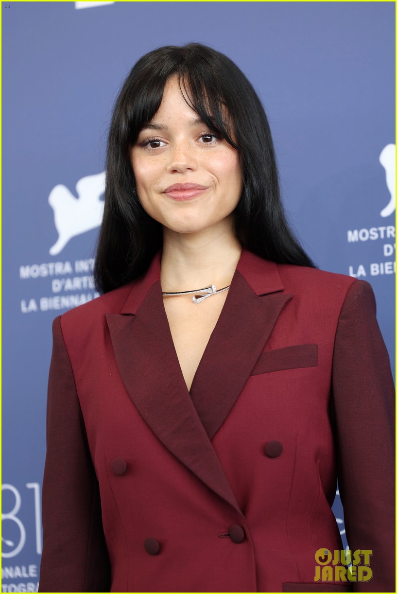 Jenna Ortega, Winona Ryder, & Catherine O'Hara Arrive to 'Beetlejuice Beetlejuice' Venice Photo ...