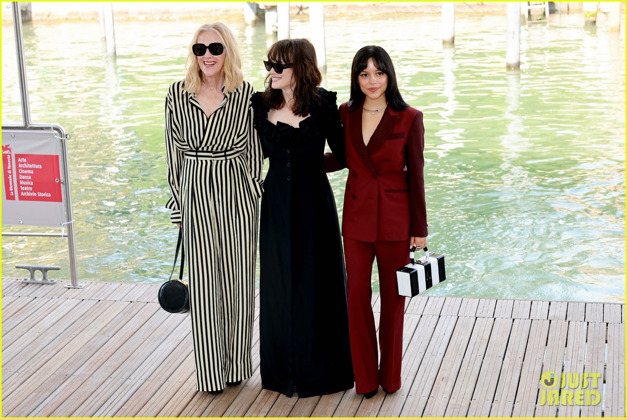 Jenna Ortega, Winona Ryder, & Catherine O'Hara Arrive to 'Beetlejuice Beetlejuice' Venice Photo ...