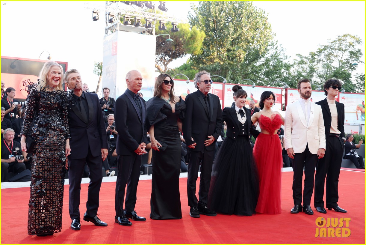 Jenna Ortega Pays Homage to Lydia Deetz's Red Dress at 'Beetlejuice ...