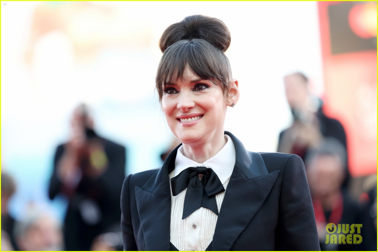 Jenna Ortega Pays Homage to Lydia Deetz's Red Dress at 'Beetlejuice ...