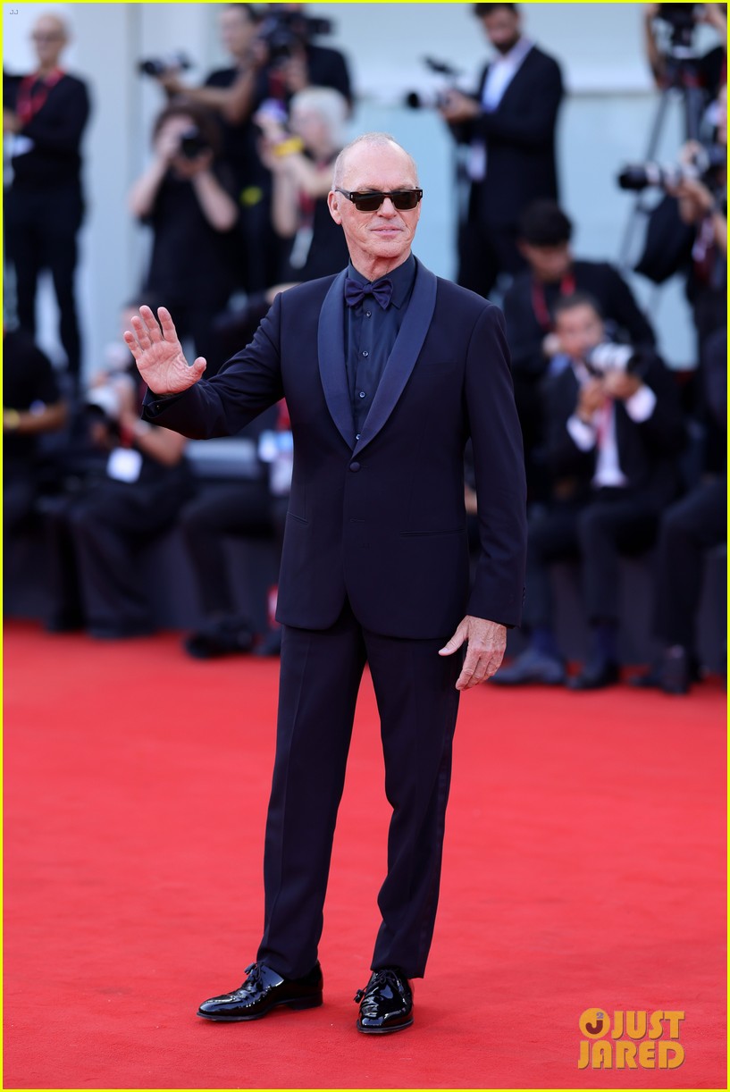 Jenna Ortega Pays Homage to Lydia Deetz's Red Dress at 'Beetlejuice ...