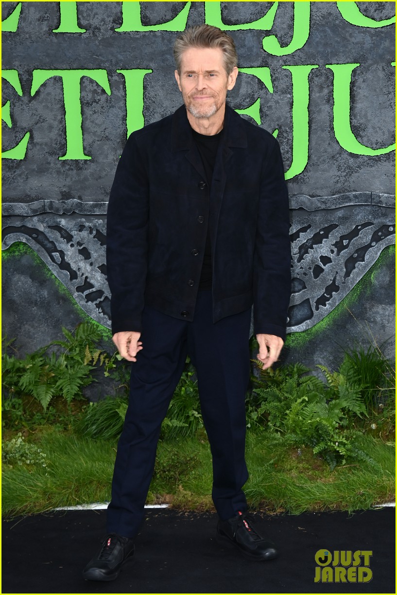 Justin Thereoux is Joined by New Fiancee Nicole Brydon Bloom at UK ...