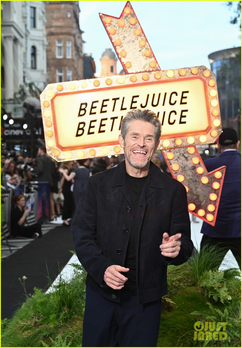 Justin Thereoux is Joined by New Fiancee Nicole Brydon Bloom at UK ...