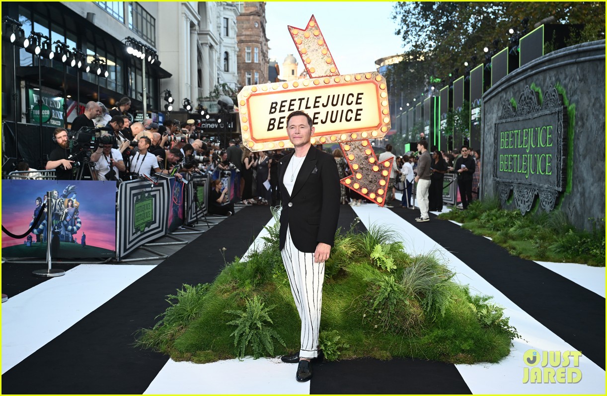 Justin Thereoux is Joined by New Fiancee Nicole Brydon Bloom at UK ...