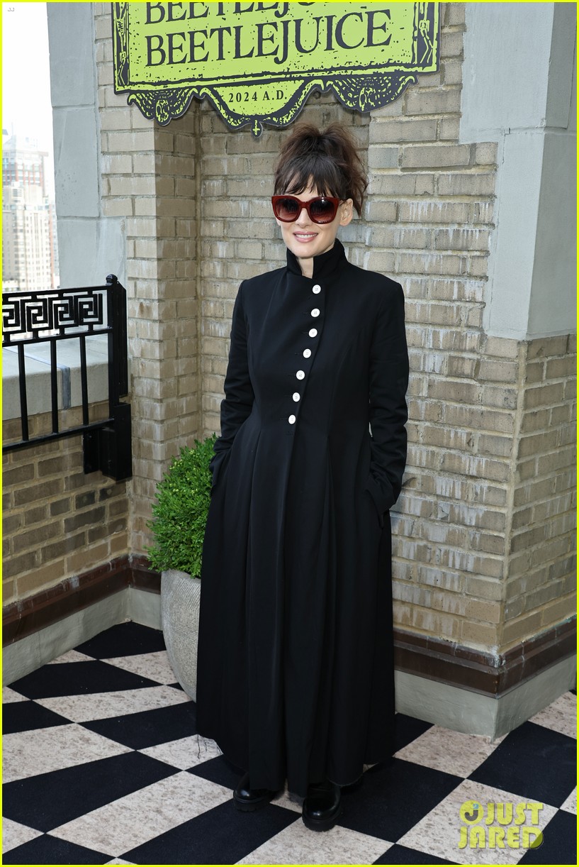 Jenna Ortega Joins Catherine O'Hara, Winona Ryder, & Monica Bellucci at 'Beetlejuice Beetlejuice ...