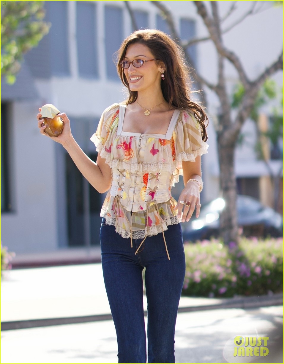 Bella Hadid Steps Out in Los Angeles to Check Out Her New 'Ôrebella ...