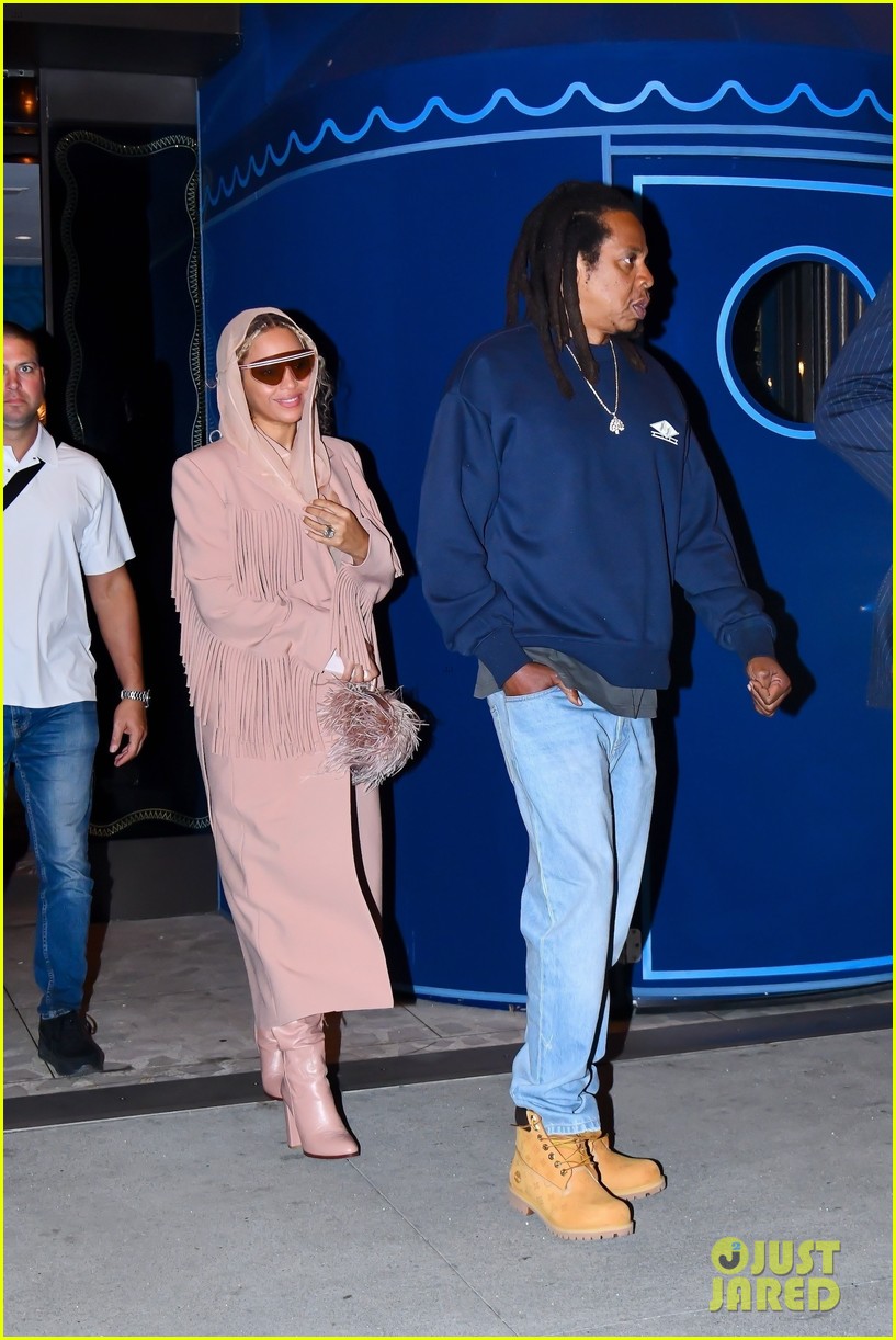 Beyonce Joins Jay-Z for Rare Night Out in NYC: Photo 5064407 | Beyonce ...