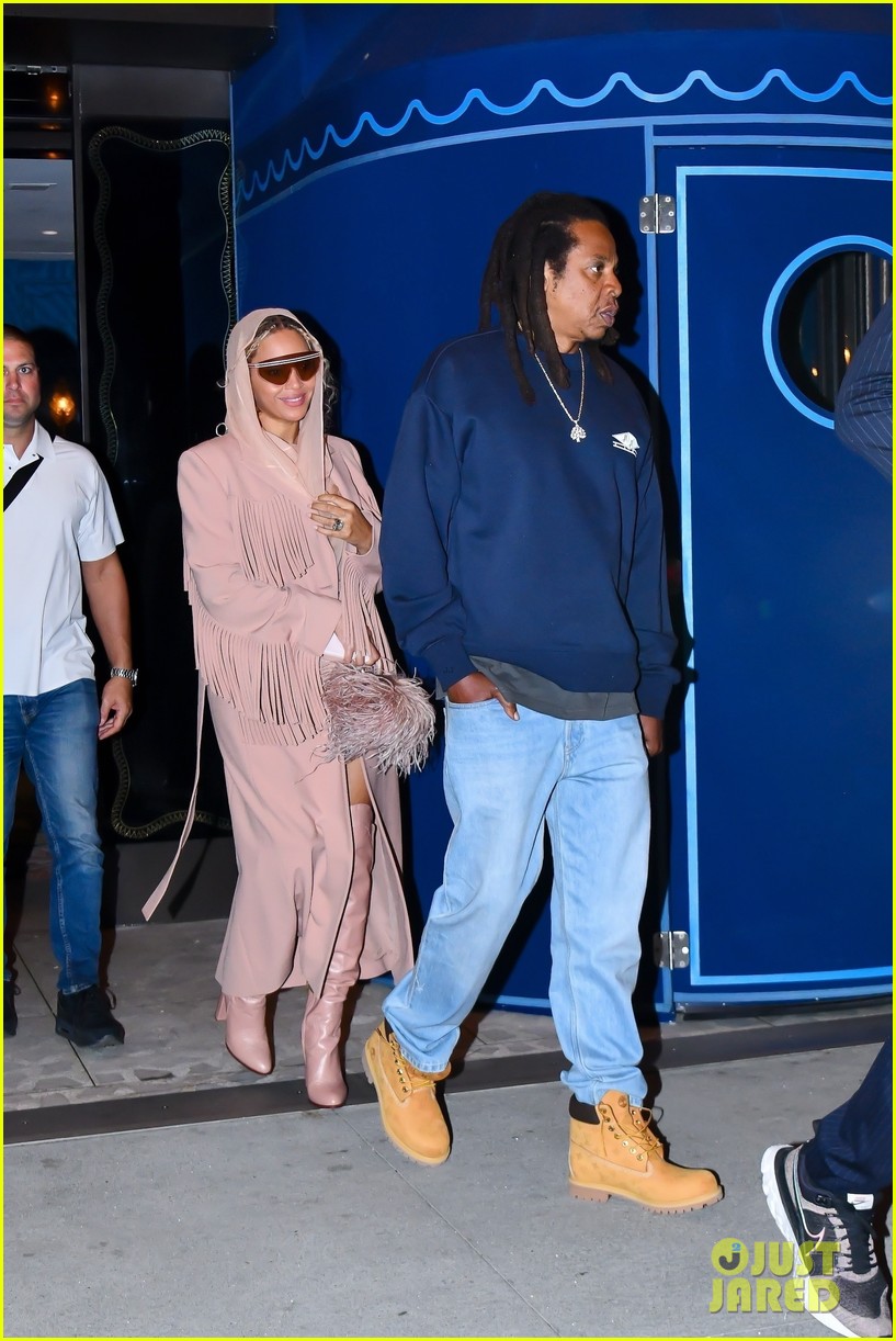 Beyonce Joins Jay-Z for Rare Night Out in NYC: Photo 5064412 | Beyonce ...
