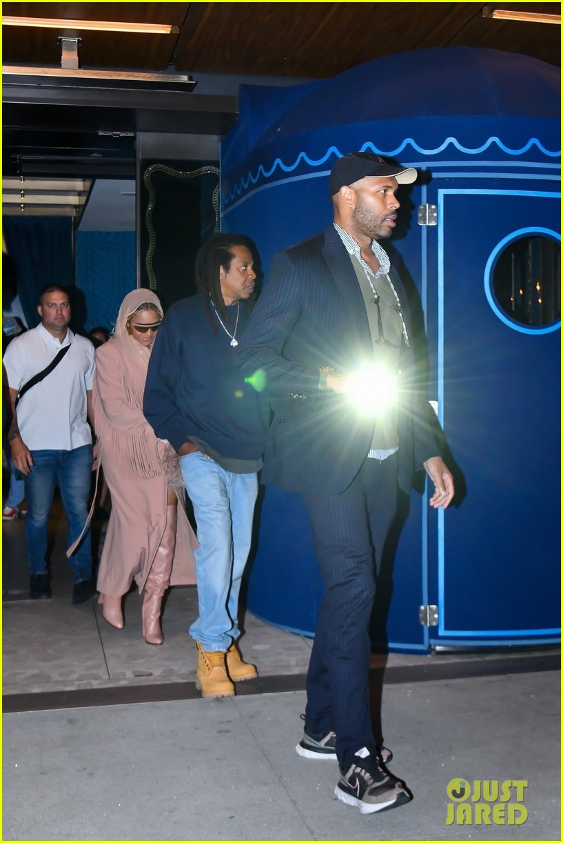 Beyonce Joins Jay-Z for Rare Night Out in NYC: Photo 5064413 | Beyonce ...