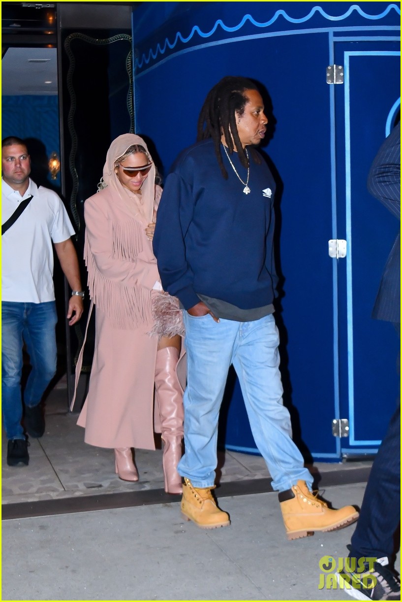 Beyonce Joins Jay-Z for Rare Night Out in NYC: Photo 5064414 | Beyonce ...