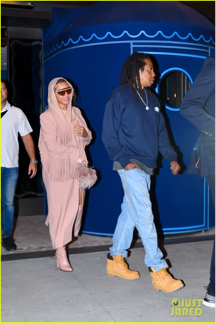 Beyonce Joins Jay-Z for Rare Night Out in NYC: Photo 5064416 | Beyonce ...