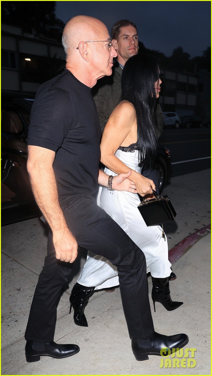 Kris Jenner & Corey Gamble Double Date with Jeff Bezos & Lauren Sanchez ...