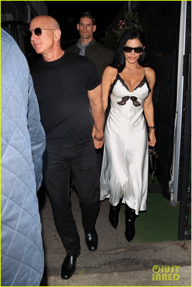 Kris Jenner & Corey Gamble Double Date with Jeff Bezos & Lauren Sanchez ...