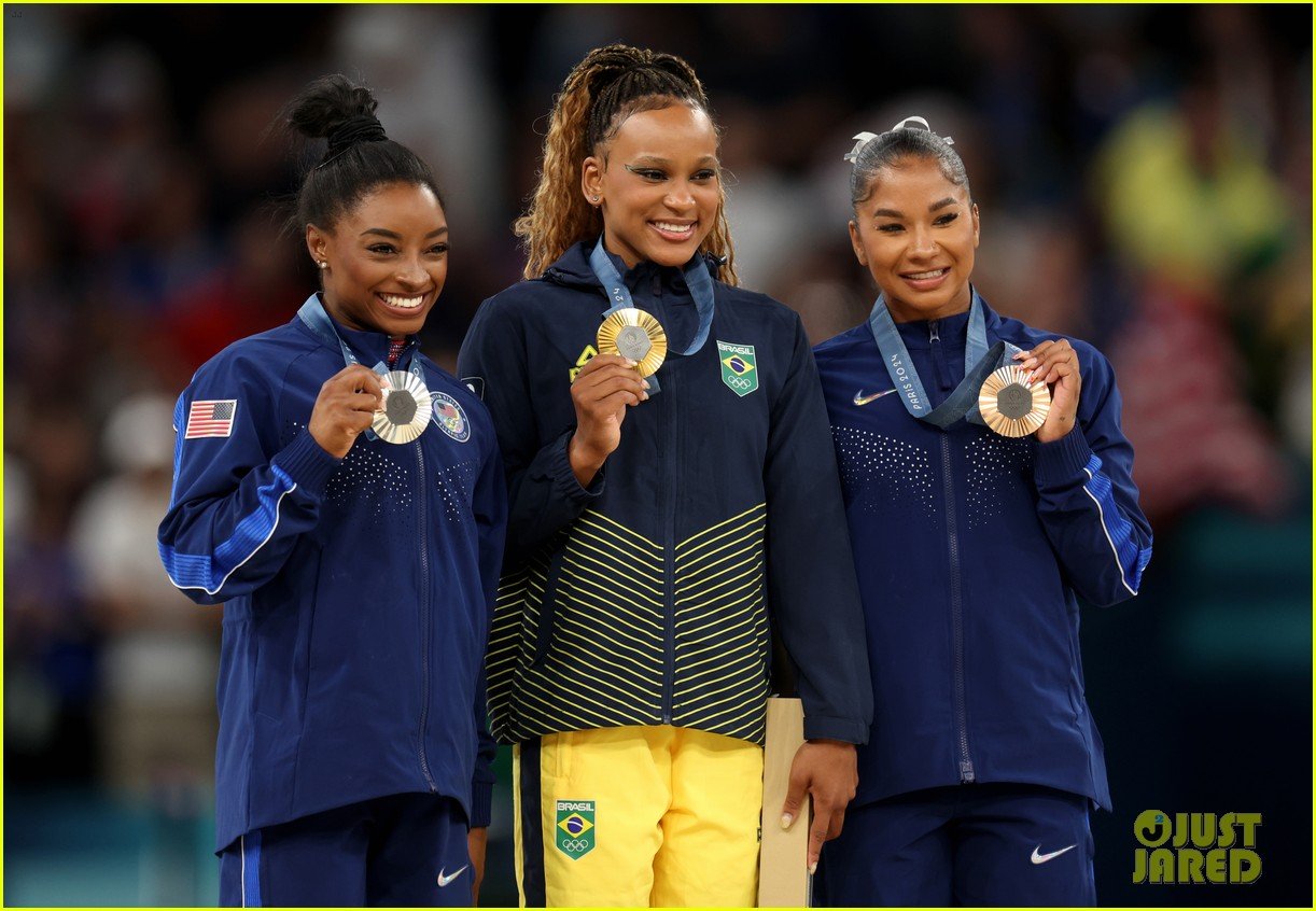Simone Biles Talks Bowing Down to 'Queen' Rebeca Andrade After ...