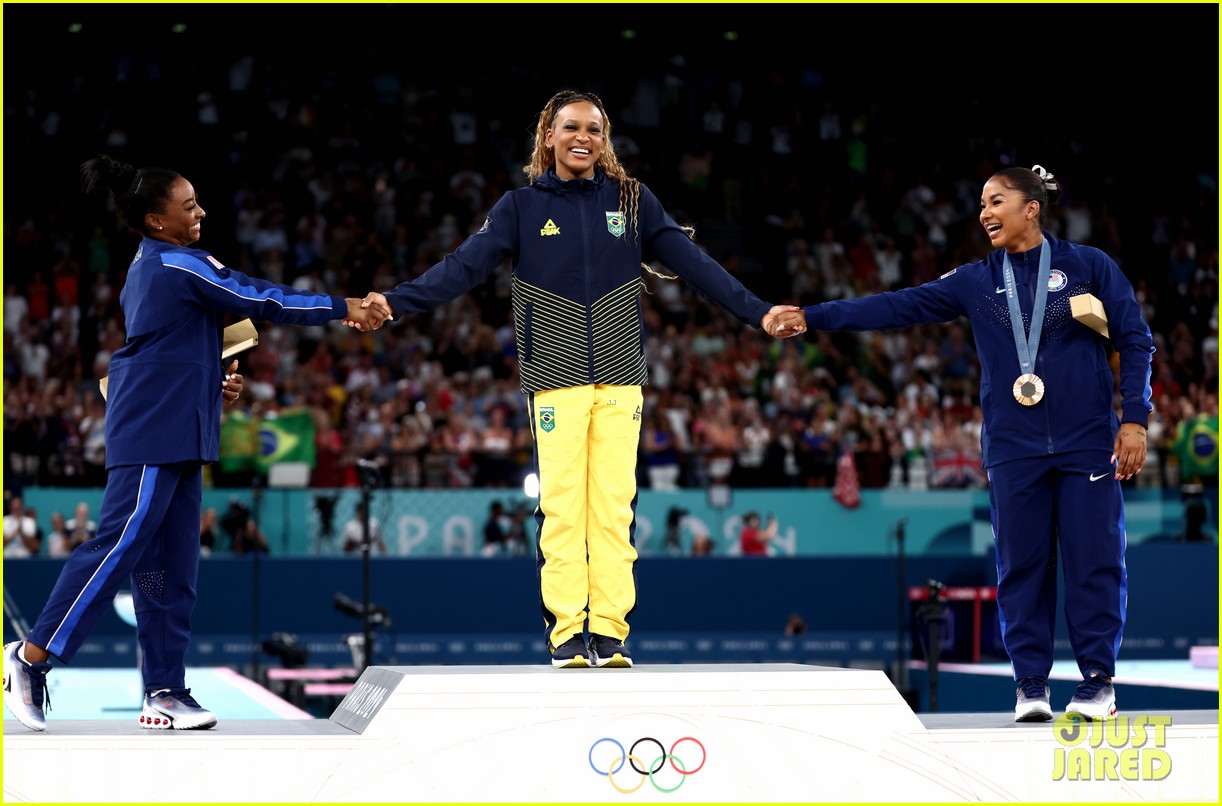 Simone Biles Talks Bowing Down to 'Queen' Rebeca Andrade After ...