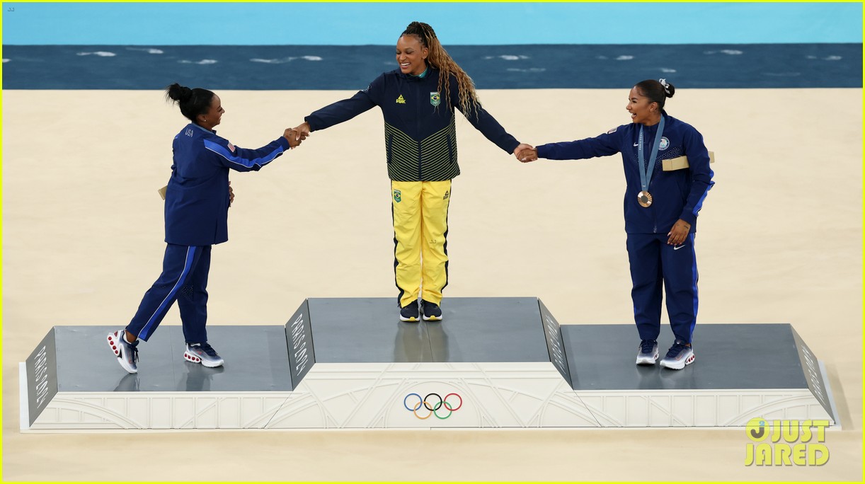 Simone Biles Talks Bowing Down to 'Queen' Rebeca Andrade After ...