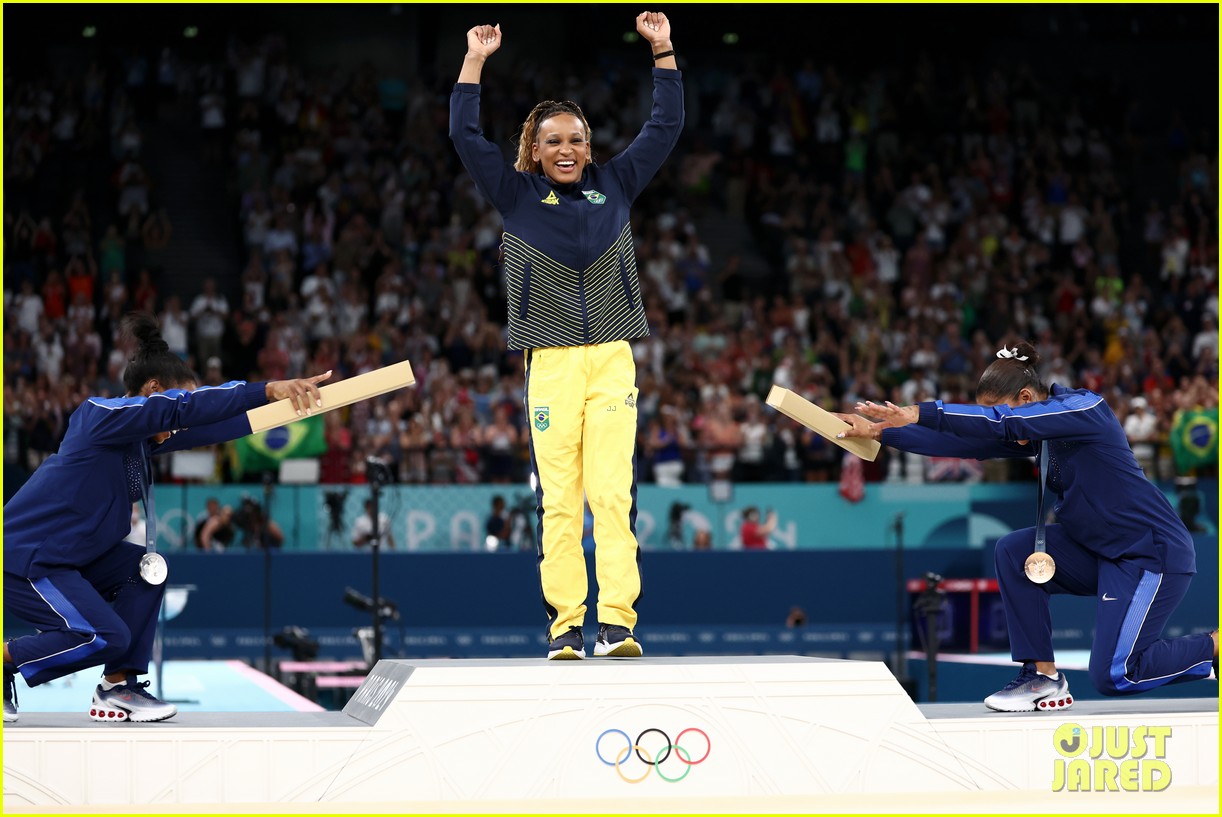 Simone Biles Talks Bowing Down to 'Queen' Rebeca Andrade After ...