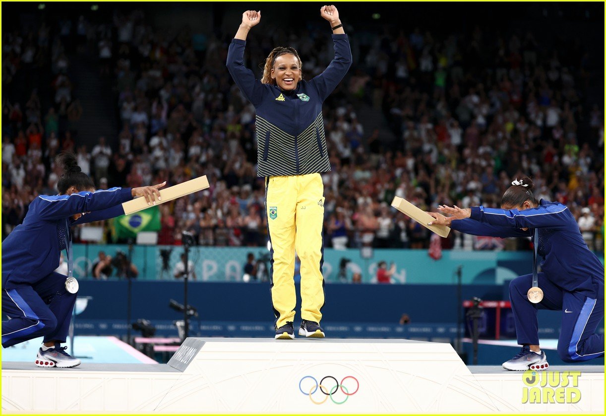 Simone Biles Talks Bowing Down to 'Queen' Rebeca Andrade After ...