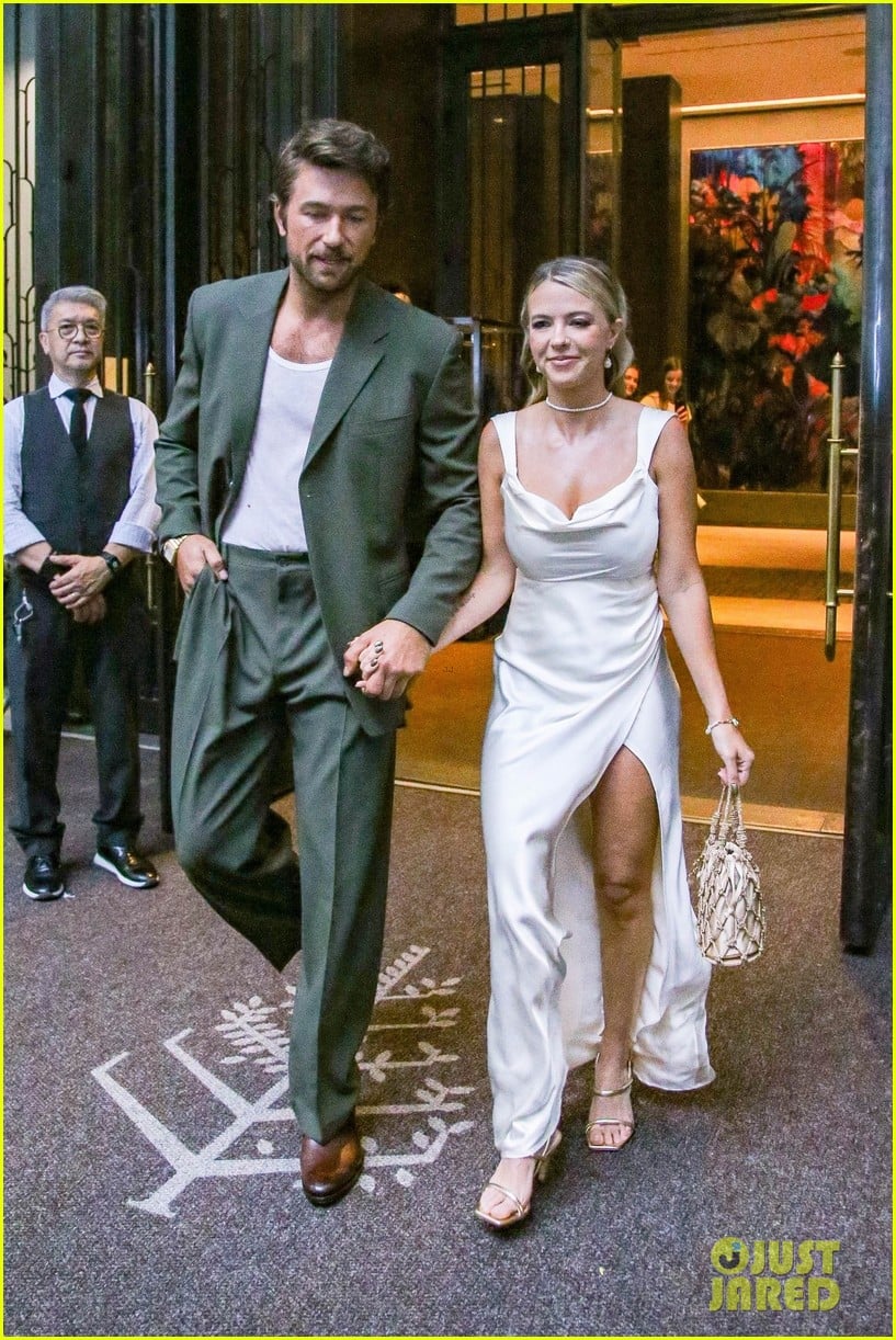 Brandon Sklenar Gets Girlfriend Courtney Salviolo's Support at 'It Ends ...