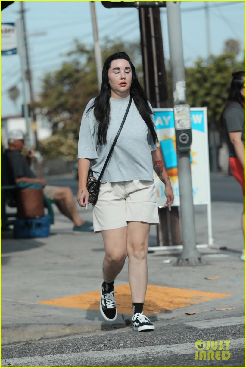 Amanda Bynes Spotted with New Look During Rare Sighting in L.A.: Photo ...