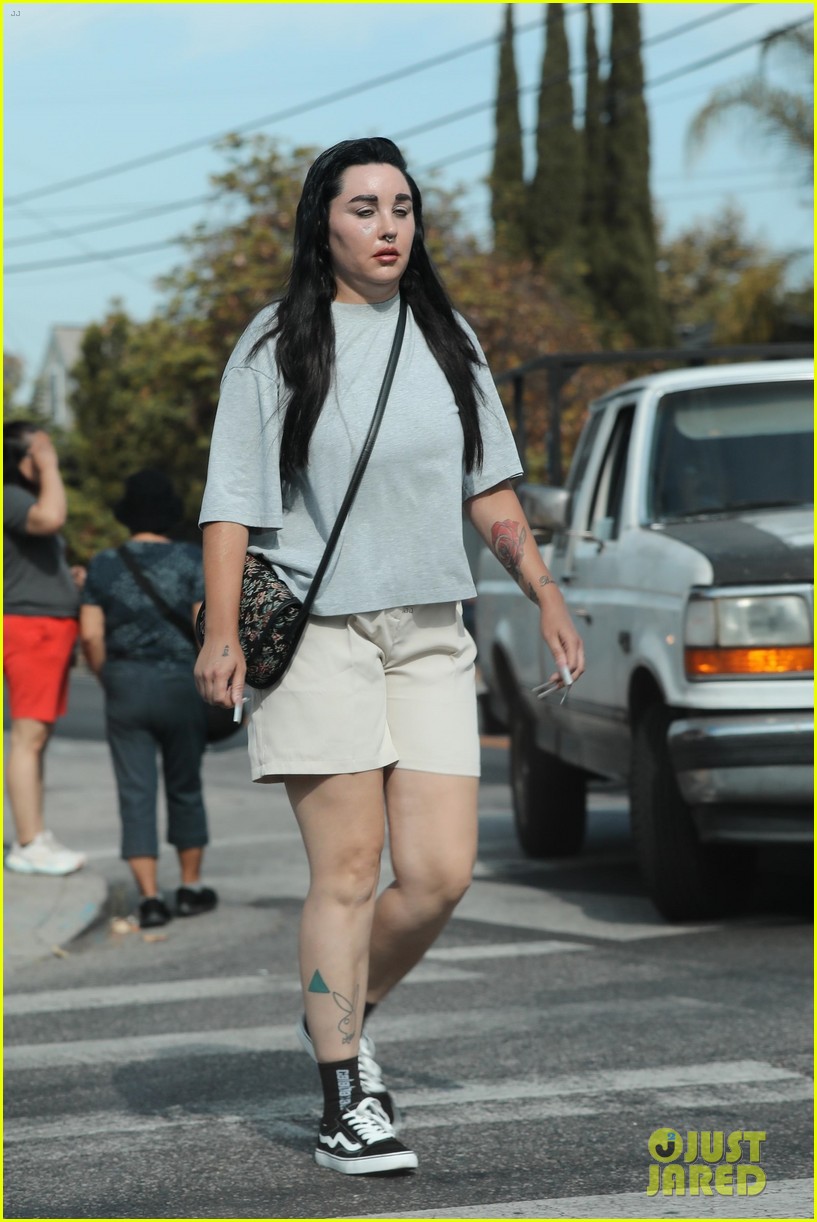 Amanda Bynes Spotted with New Look During Rare Sighting in L.A.: Photo ...