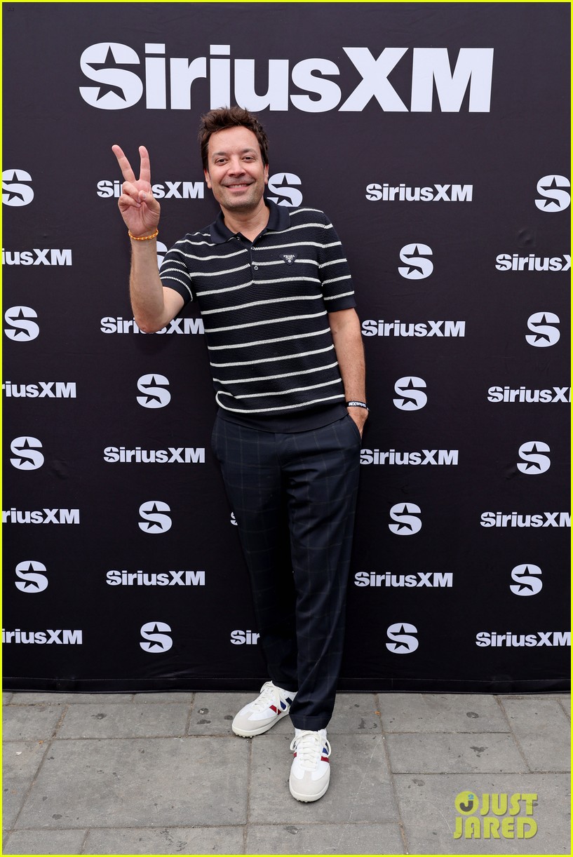 Bradley Cooper, Jon Hamm, & More Stars Attend 'SmartLess' Podcast ...