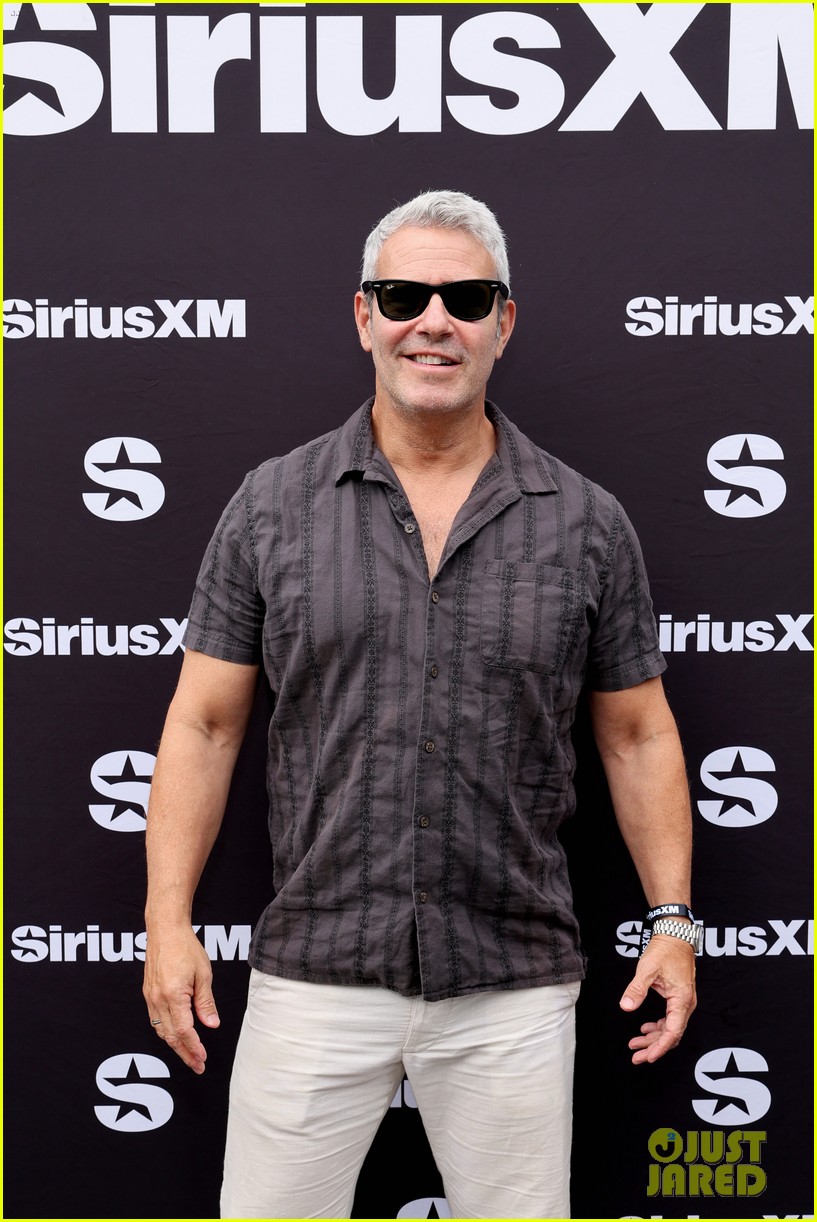 Bradley Cooper, Jon Hamm, & More Stars Attend 'SmartLess' Podcast ...