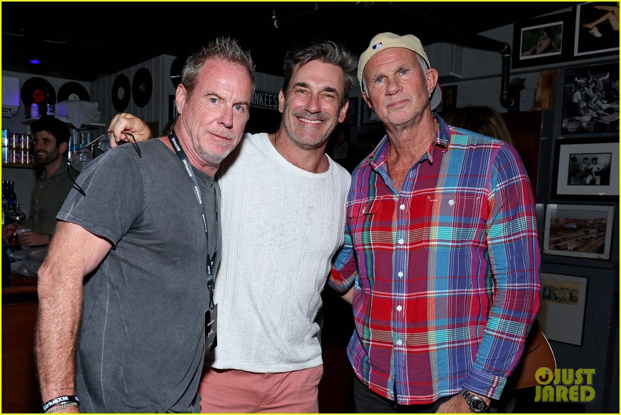 Bradley Cooper, Jon Hamm, & More Stars Attend 'SmartLess' Podcast ...