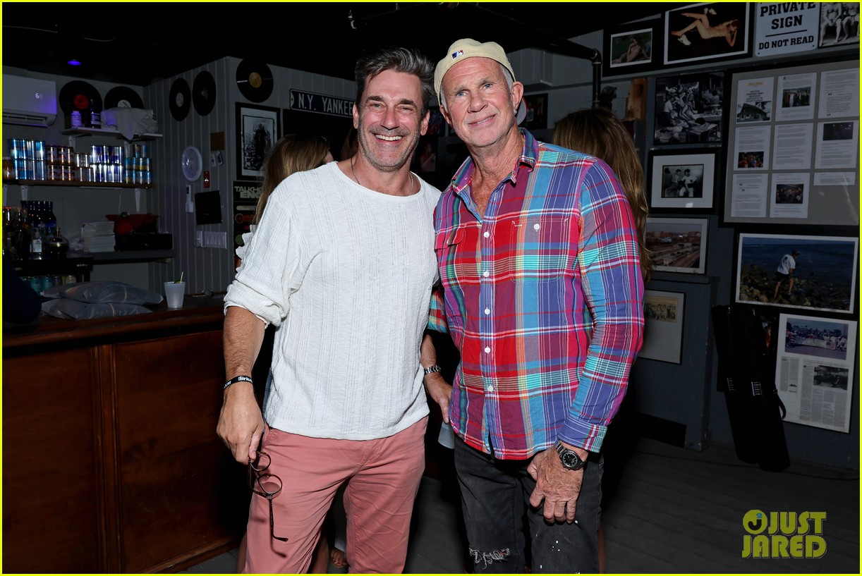 Bradley Cooper, Jon Hamm, & More Stars Attend 'SmartLess' Podcast ...