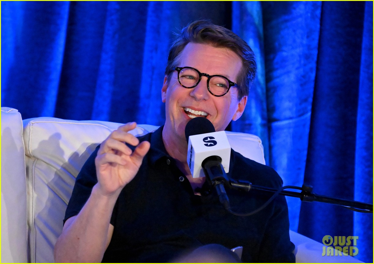 Bradley Cooper, Jon Hamm, & More Stars Attend 'SmartLess' Podcast ...