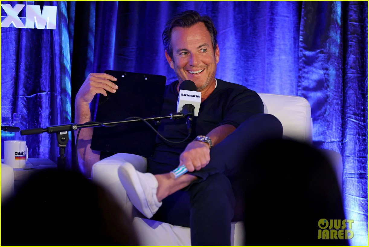 Bradley Cooper, Jon Hamm, & More Stars Attend 'SmartLess' Podcast ...