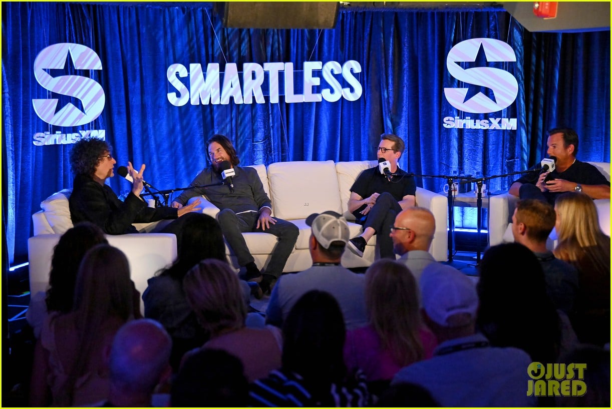 Bradley Cooper, Jon Hamm, & More Stars Attend 'SmartLess' Podcast ...