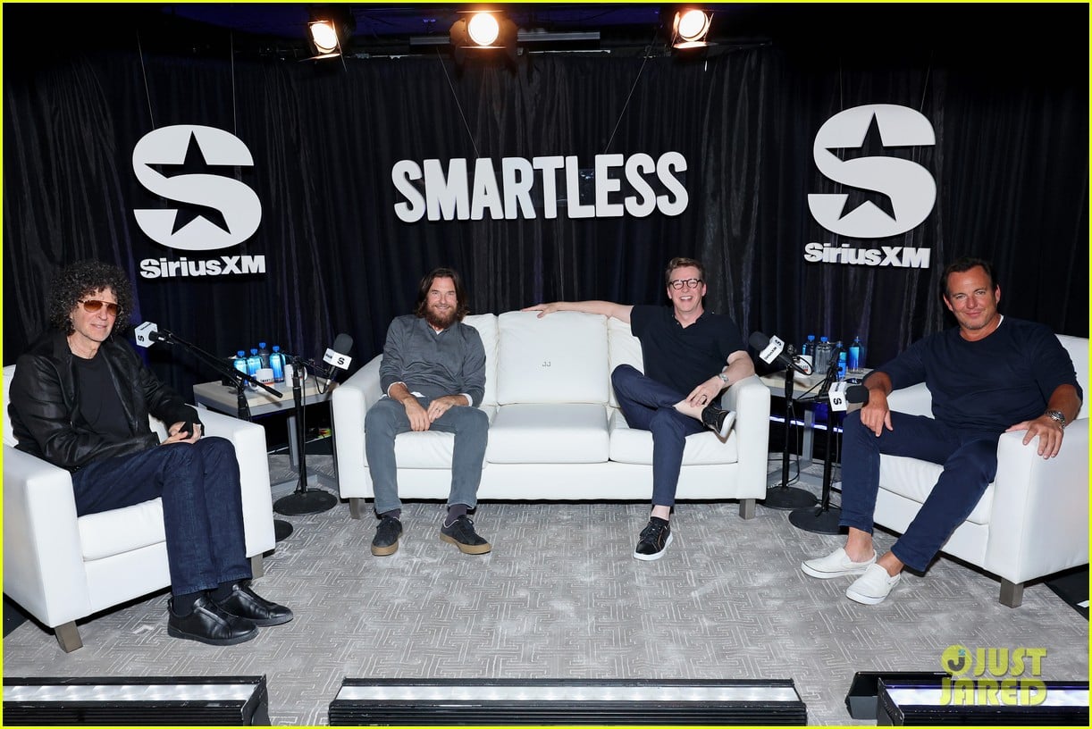 Bradley Cooper, Jon Hamm, & More Stars Attend 'SmartLess' Podcast ...