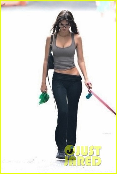 Emily Ratajkowski Blasts the Anonymous Man Who Catcalled Her, Reminding ...