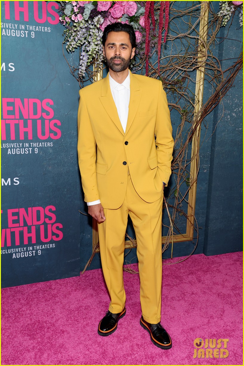 Young Lily & Atlas Actors, Isabela Ferrer & Alex Neustaedter, Walk Red ...