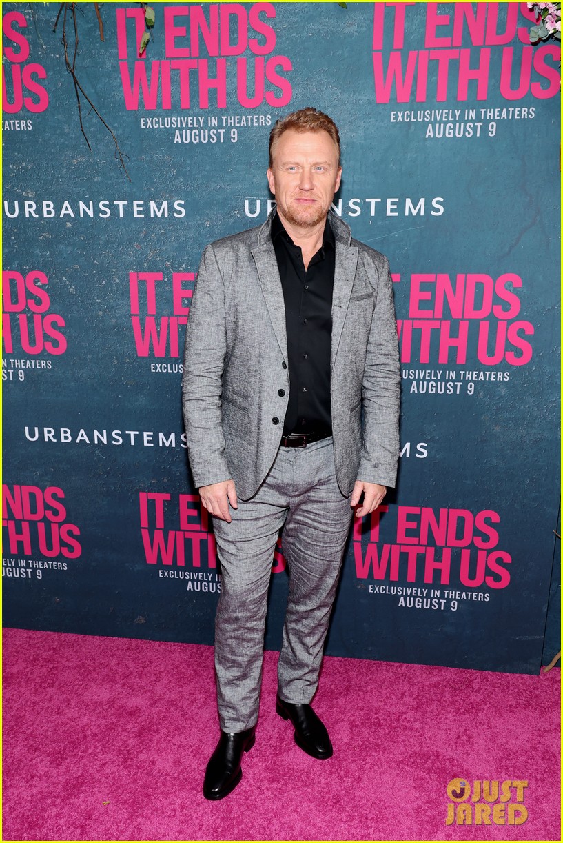 Young Lily & Atlas Actors, Isabela Ferrer & Alex Neustaedter, Walk Red ...