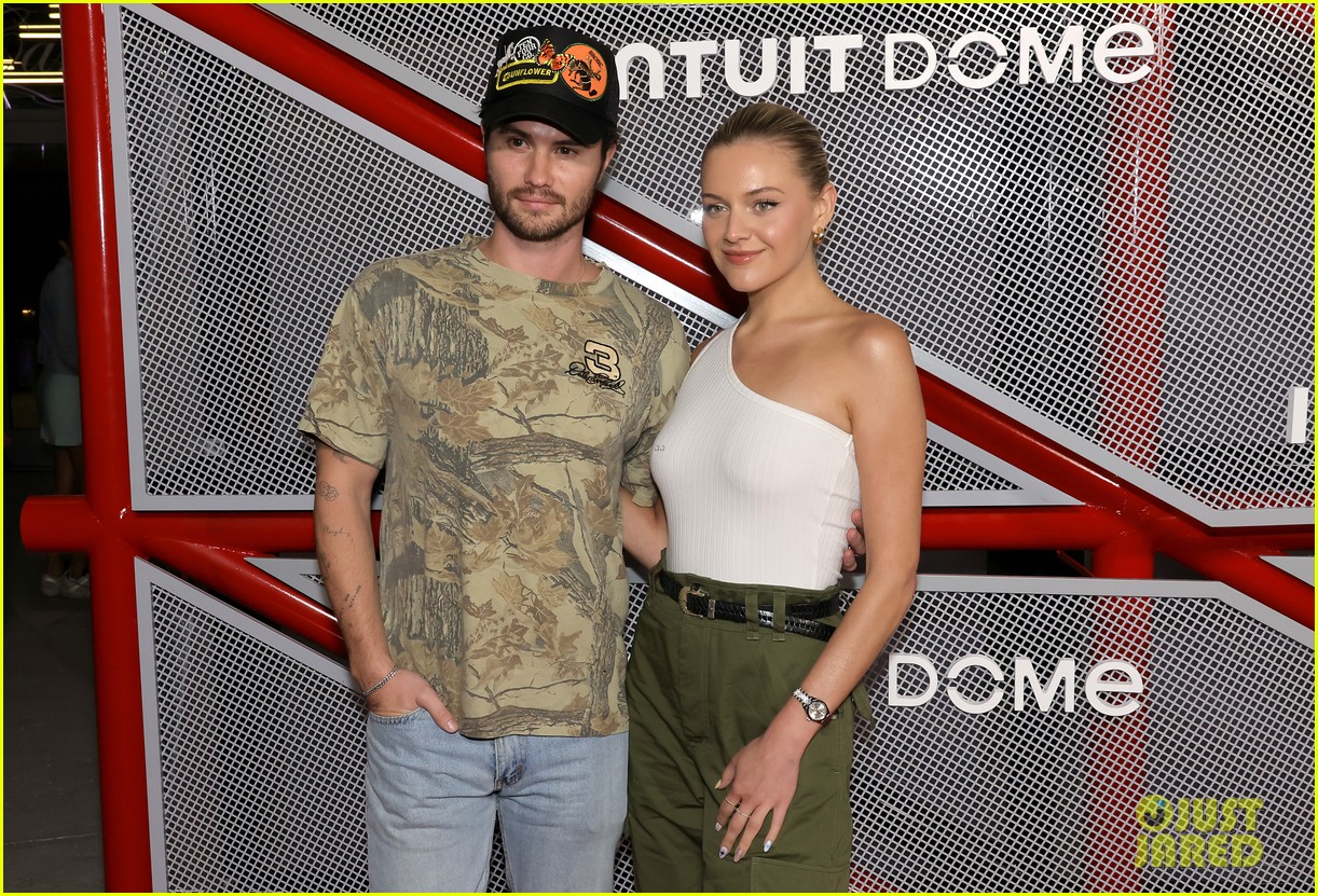 Meghan Trainor & Husband Daryl Sabara Make Rare Red Carpet Appearance ...