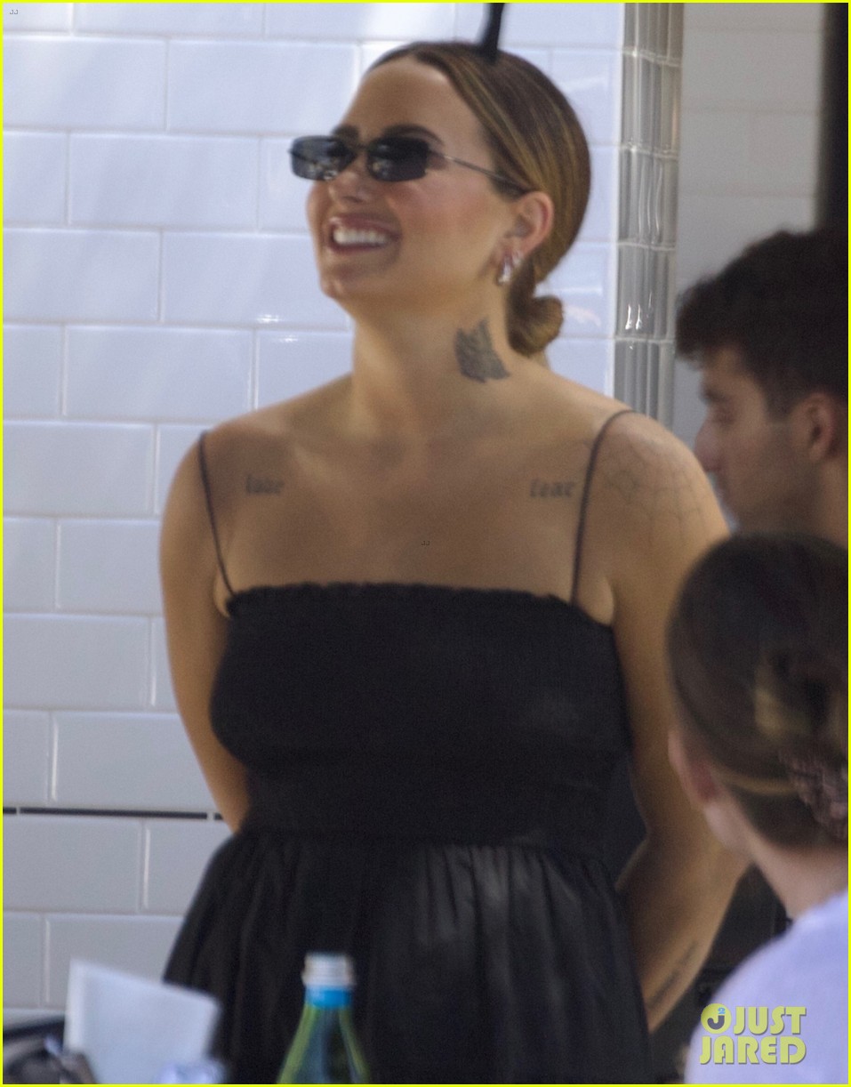 Demi Lovato & Fiancé Jutes Step Out for Breakfast Date in Studio City ...